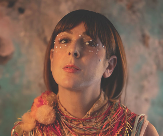 Sarah Lenka – Singer, Storyteller & Jazz Vocalist | Colore